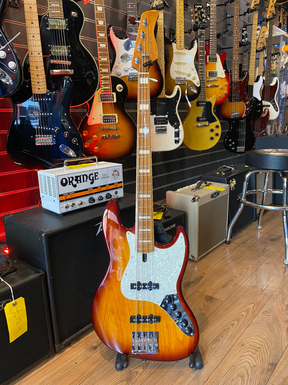 London’s guitar & piano shop in Denmark Street – Rose-Morris