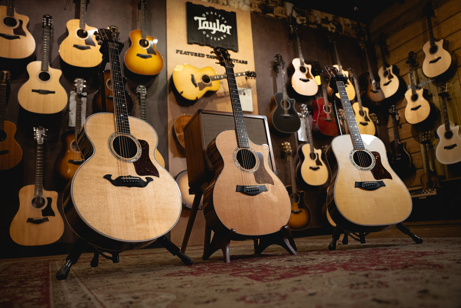 London’s guitar & piano shop in Denmark Street – Rose-Morris