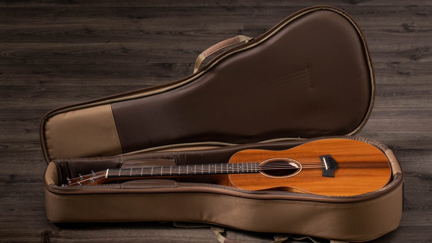 London’s guitar & piano shop in Denmark Street – Rose-Morris